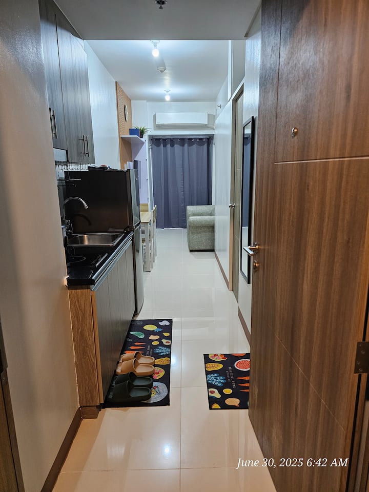 Ur Home N The Cty-1brcondo-coast Res W/pool Nr Moa - Manila