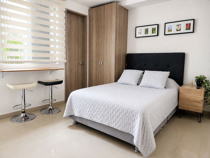 101 · Acogedor Apartaestudio · Cama Doble - Cali