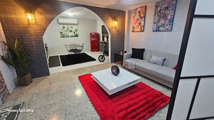 El Patio 

Lujoso Studio Ideal Para Parejas! - Levittown