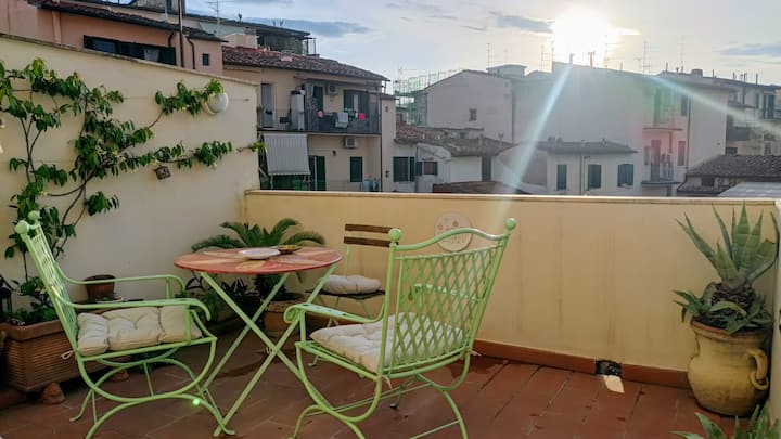 New! The Location Is Well-served With Railway Connections - Florenz