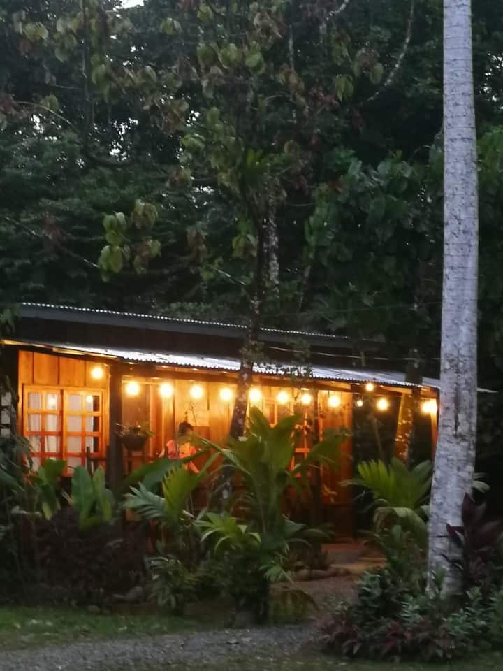 Cabaña El Paraíso Con Piscina - Costa Rica