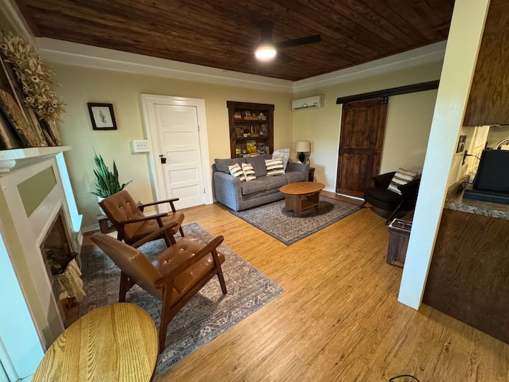 Catalpa Cottage - Van, TX
