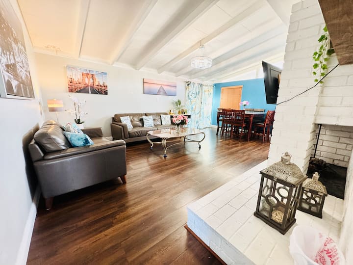🌷🌷Disneyland Cozy Getaway Home With 5 Bedrooms🌹🌹 - Anaheim, CA