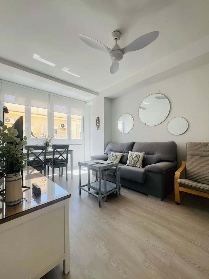 Central And Bright Apartment - Granada