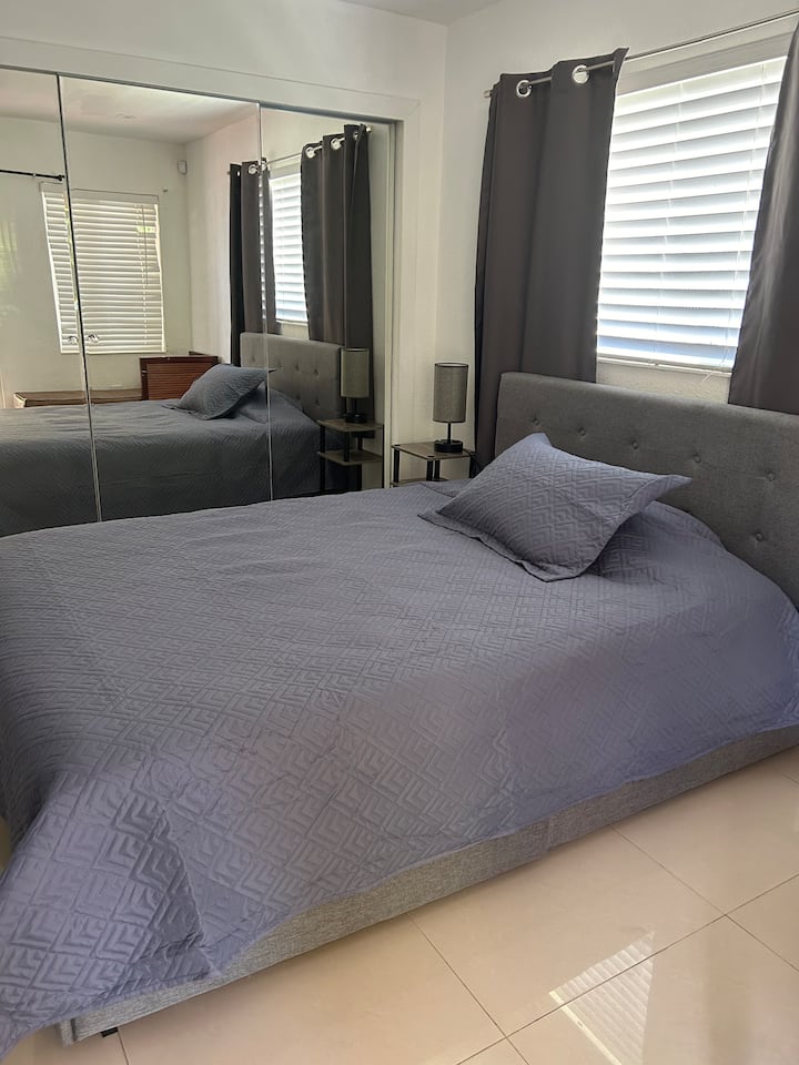 Adorable Bedroom Private Entrance Near Wynwood - Miami, FL