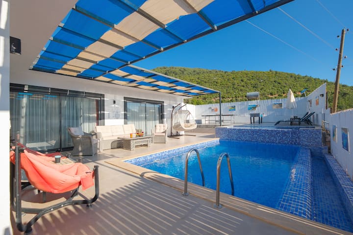 Antalya  Kalkan Muhafazakar Aile Ve Balayı Villasi - Kalkan