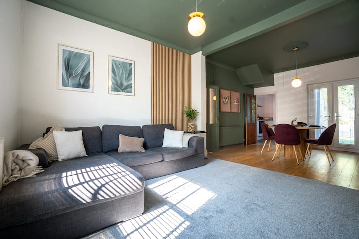 Modern 6 Person Cosy Cottage In Historical Newport - Newport