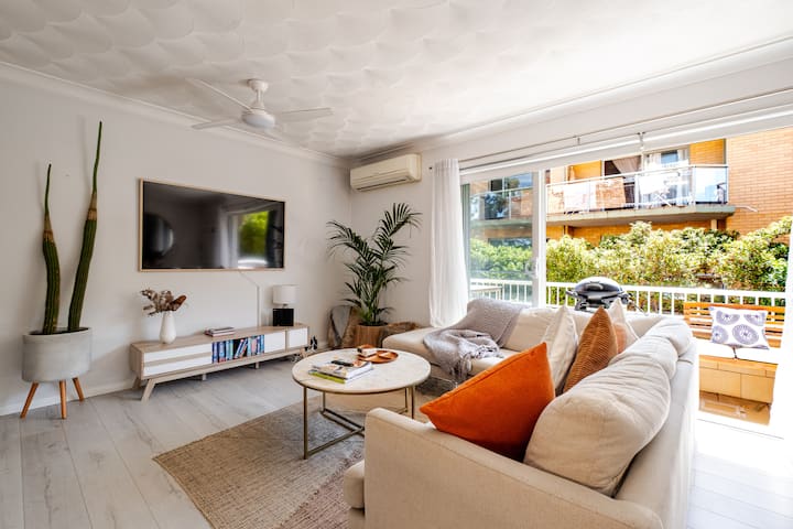 Sunlit Apartment Walking Distance To Cafes & Beach - Cronulla