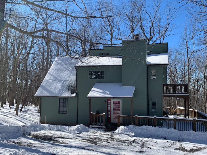 Cozy Wintergreen Cabin Near Hiking Trails - Wintergreen
