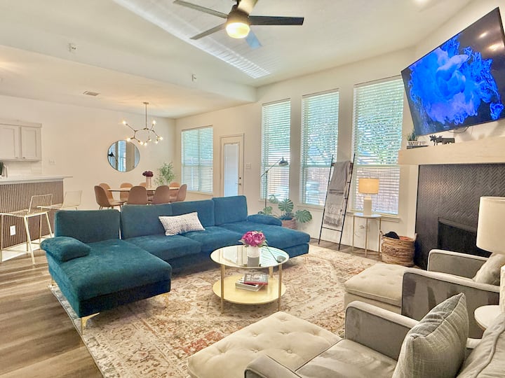 Modern Home In A Quiet Neighborhood… - Frisco, TX