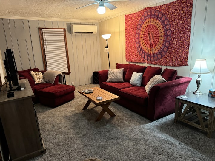Two Bedroom Guest House In Uptown Westerville! - Polaris, OH