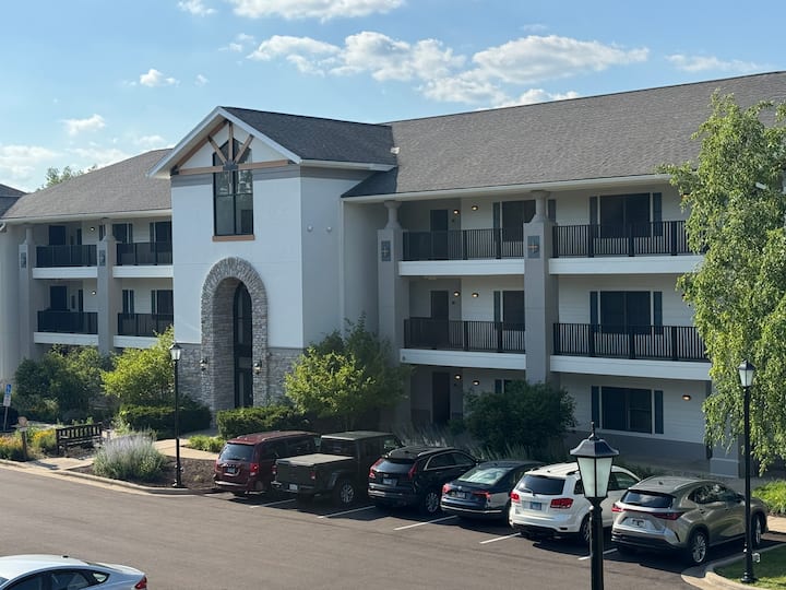 2 Br Lock-off Villa At Lake Geneva's Grand Resort - Lake Geneva, WI