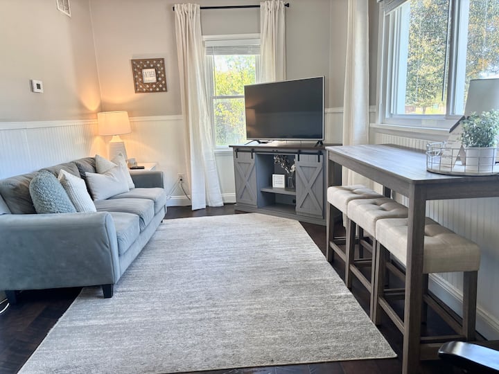 Cozy & Quaint Farmhouse Near Ix, Bwu, Airport, Cle - Berea, OH