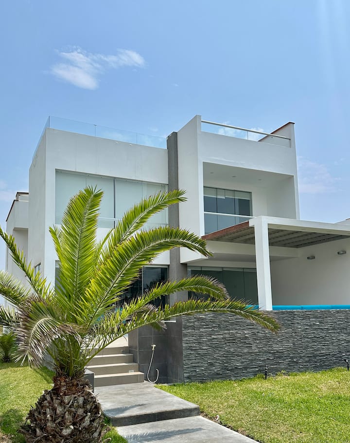 Beach House In Bujama | Pool, 10 Min From Asia - Mala