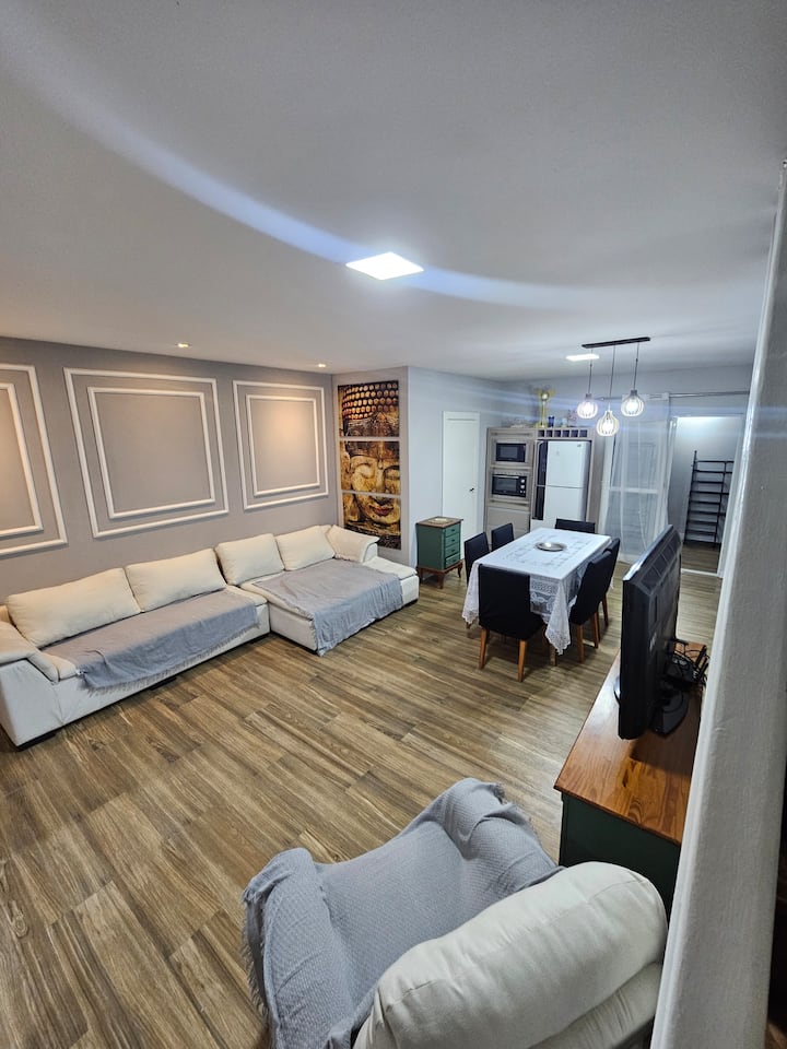 Lindo Sobrado à Apenas 30m Do Mar De Perequê - Itapema