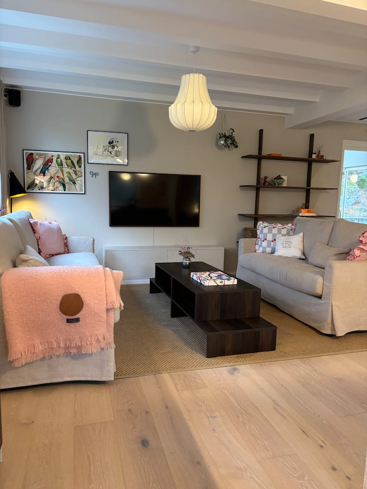 Nyrenoverad Villa, Nära Stockholm City - Stockholm