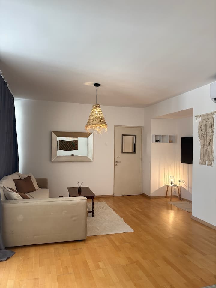 Entire 2bd Flat With Communal Pool - Larnaca