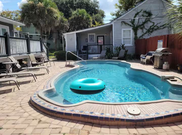 Relaxing Poolside Condo - Savannah, GA