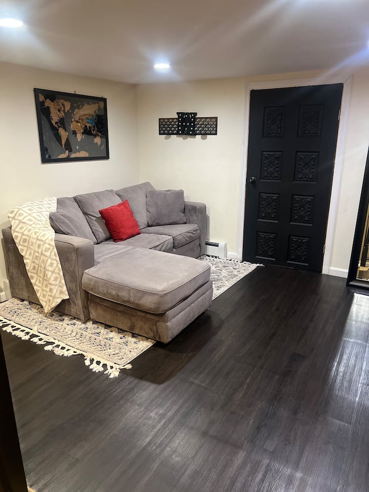 Modern 1-bedroom Apt Near Beach, Airport, Shops - Fire Island, NY