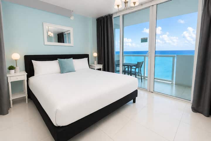 Panoramic Beach View | Balcony + Divider + Valet - Miami Beach, FL