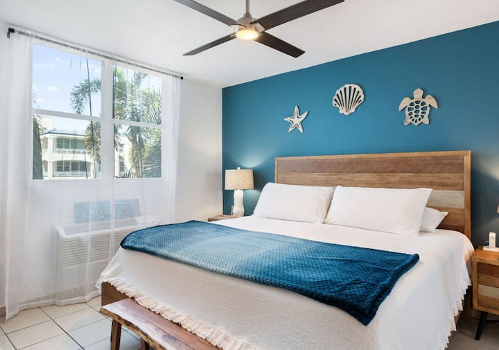 Sunny 2br Beach Condo • Pool, Rincón Entertainment - Rincón