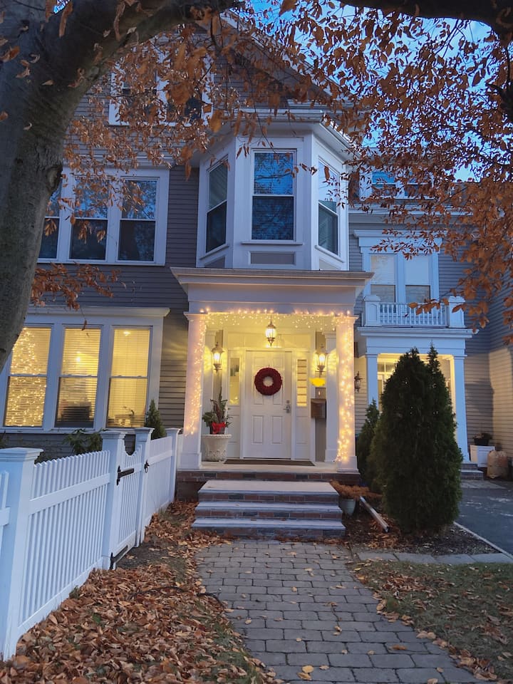 Spacious 2br Condo W/deck |Prime|comfort| - コンコード, MA