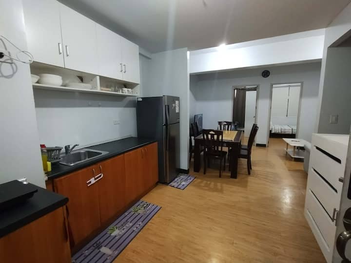 2 Bedroom Condo With Private Parking And Bathtub - Taytay