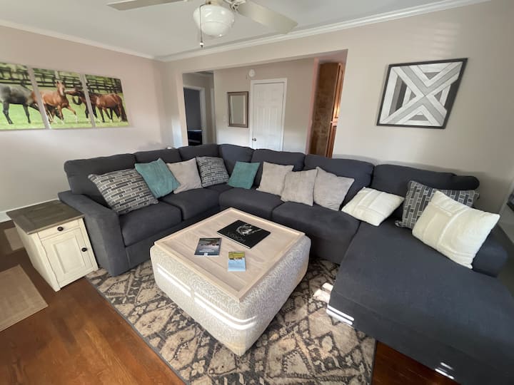 The Homestretch- 2 Bd Rm In The Heart Of Lex - Lexington, KY