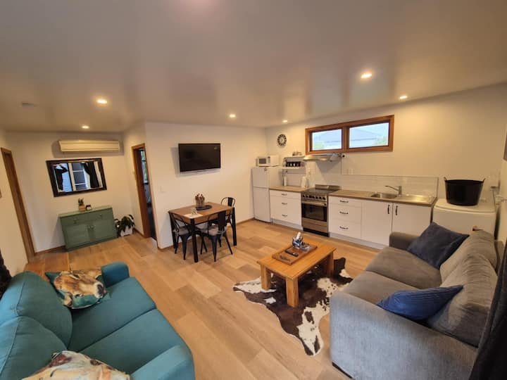 Tucked Away In Sunny Napier - Napier