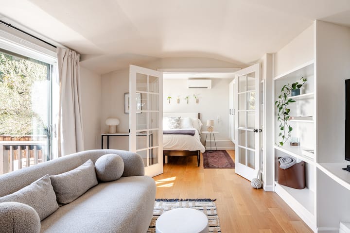D+g | 1 Br In-law With Outdoor Deck - Oakland, CA