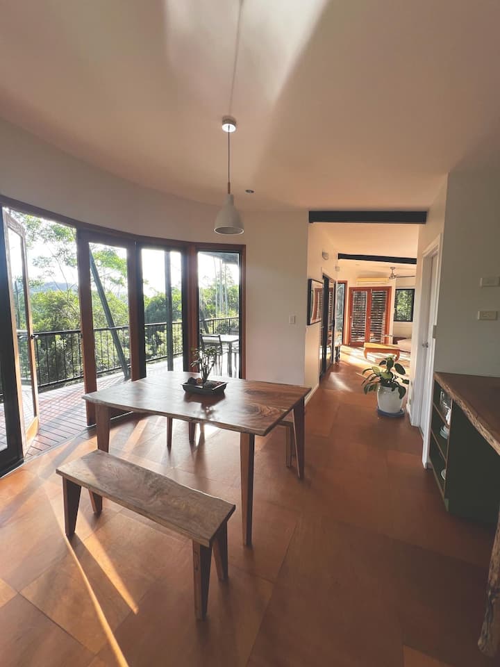 Ecoasis Sanctuary: Scenic Range View Chalet - Uki