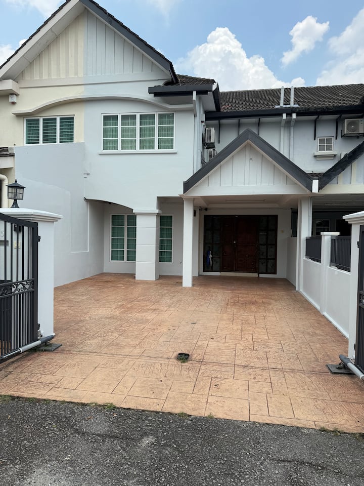 Cozy Clean-preferred 4br Homestay In Usj 9 - Subang Jaya