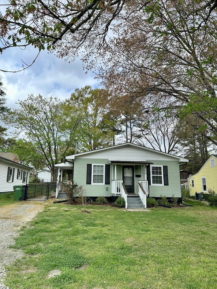 Downtown Bungalow - Splash Pad, Fuquay-Varina