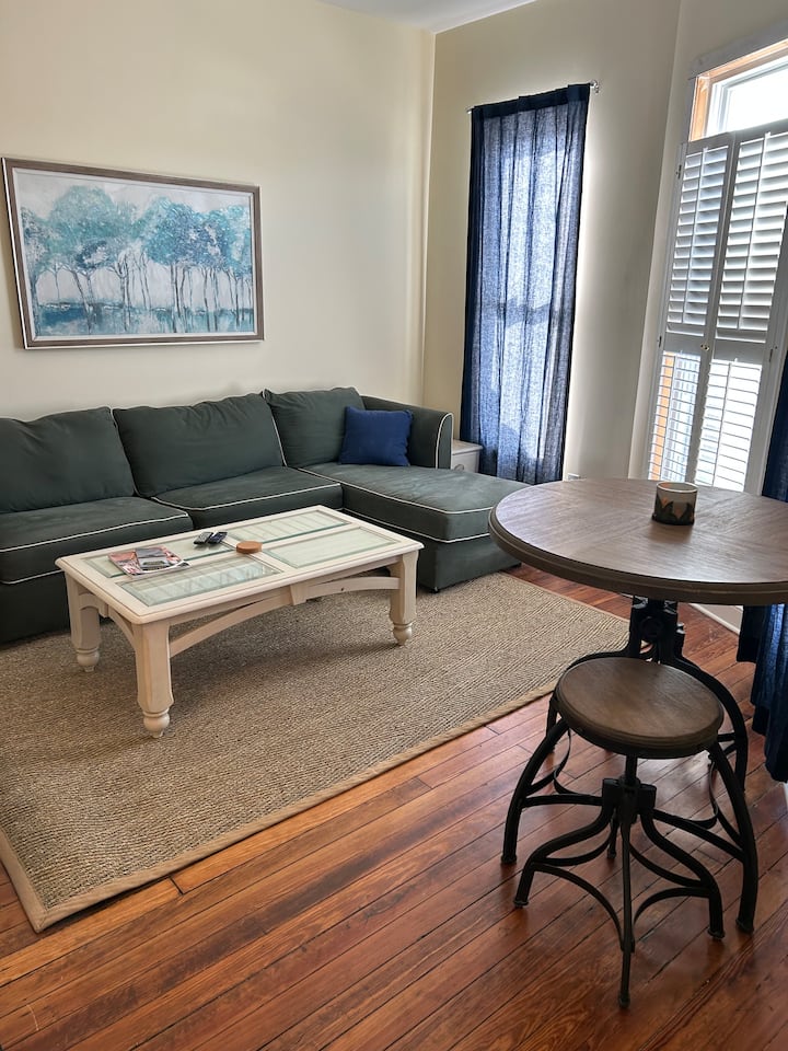 Cozy Apartment Near The Lake, With Historic Charm - Lakeview, OH