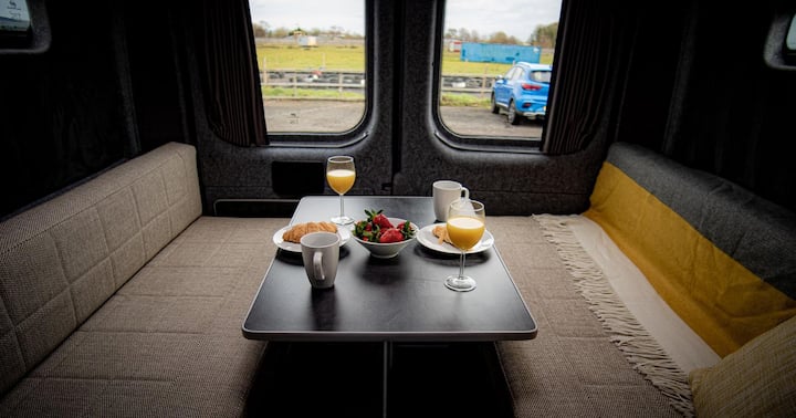 Perfect Campervan For 2 People Looking To Explore - Hamilton, UK