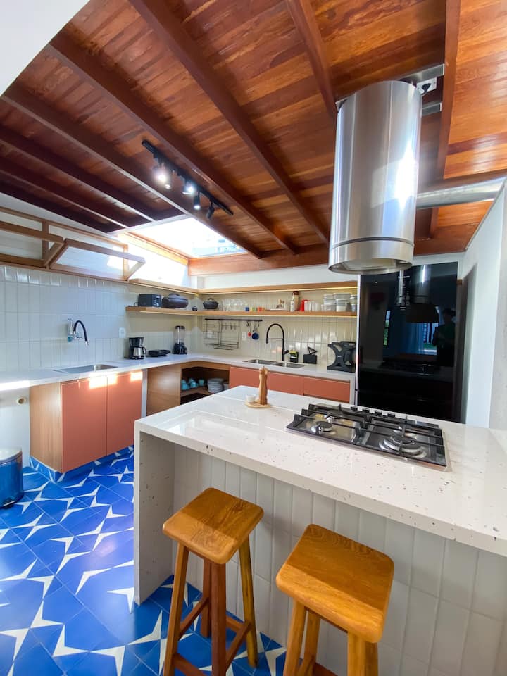 Casa Charmosa Em Condomínio Na Enseada Azul - Guarapari