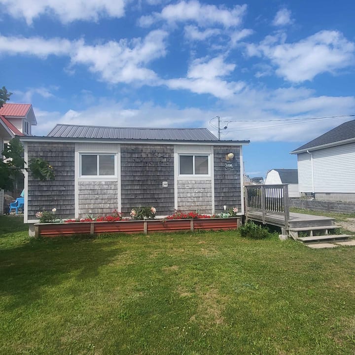 2 Bedroom +Loft Cottage, 3 Minute Walk To Beach - Shediac