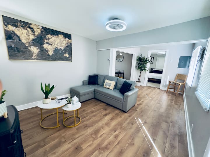 Modern Escape Cozy Home - Grand Rapids, MI