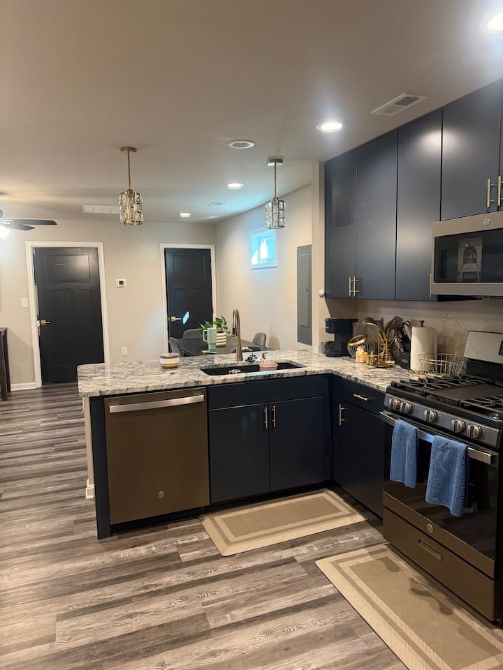 The Beehive Tiny Stay - Fredericksburg, VA