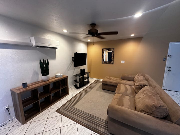 Oaklawn Apartment - Dallas, TX