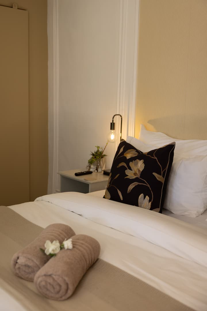 Welcome To Adderley House Ezels Stal - Robertson