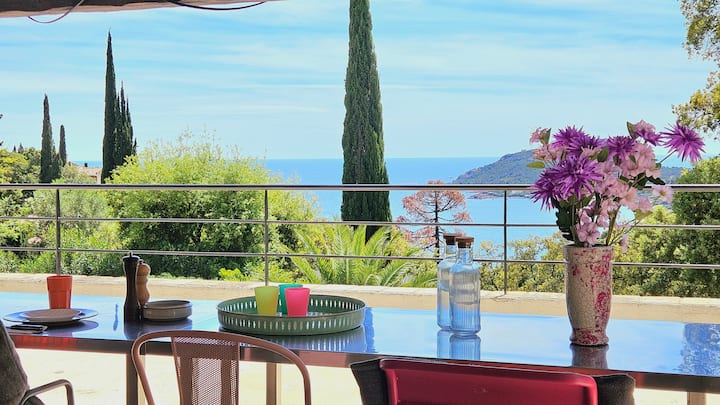 El Parador Villa Vue Mer Et Esterel Avec Piscine - Fréjus