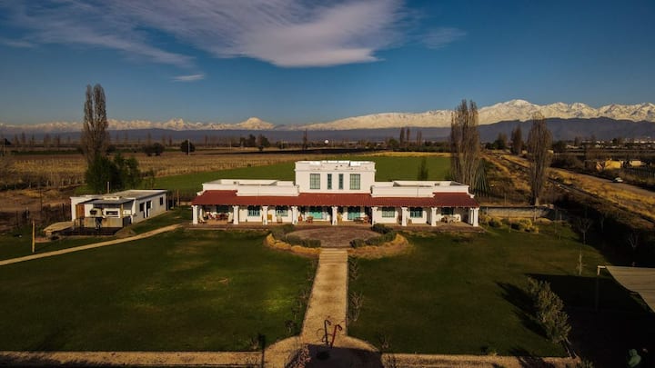 Villa Exclusiva | Cordillera | Viñedos Y Servicios - Argentine