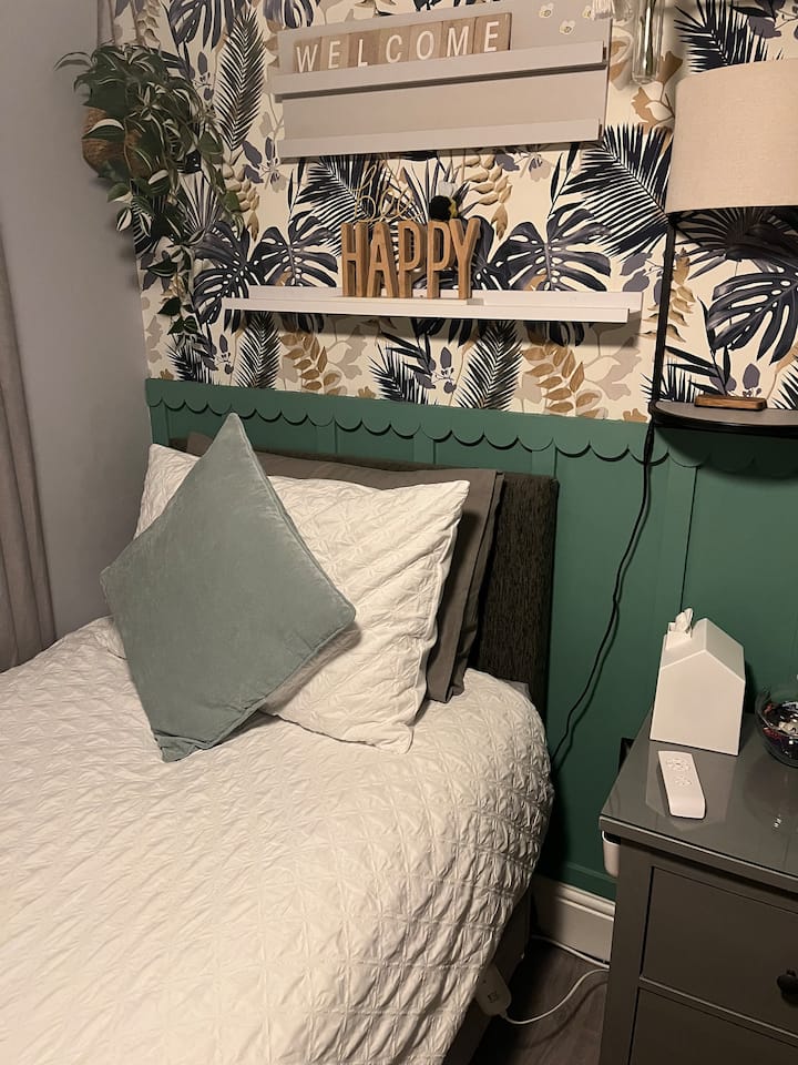 Single Occupancy Room 
Friendly Home
Near Gatwick - Crawley