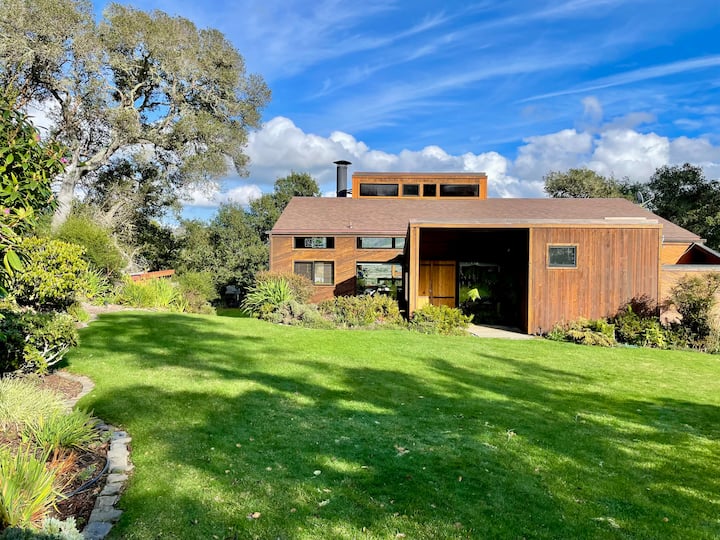 Stunning Inverness Beauty - Point Reyes Station, CA