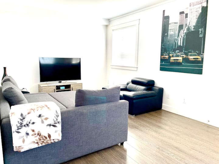 Cozy 2 Bedroom Unit With Free On Premises Parking! - Ladner