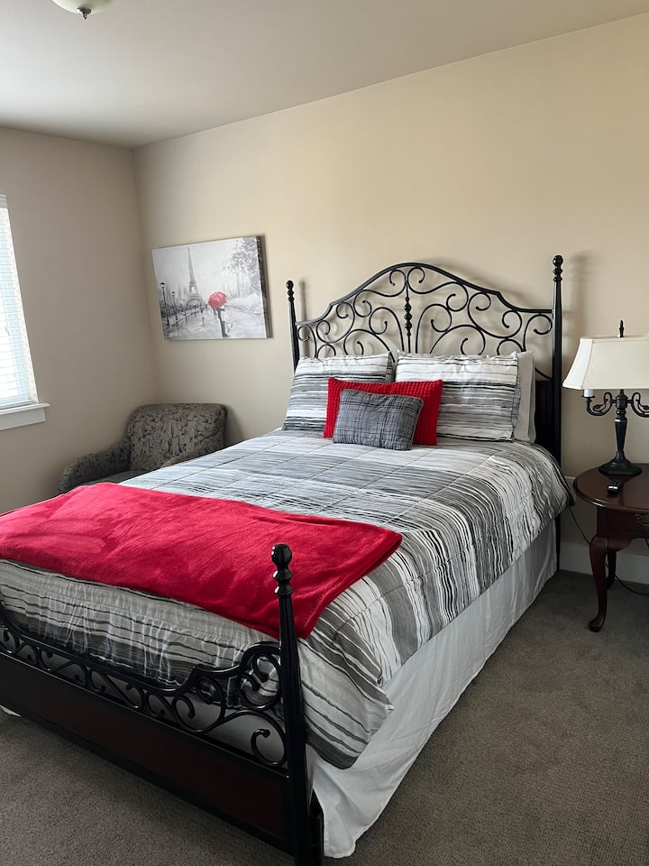 Cozy Condo-centrally Located 
Everything's Nearby - Boise, ID