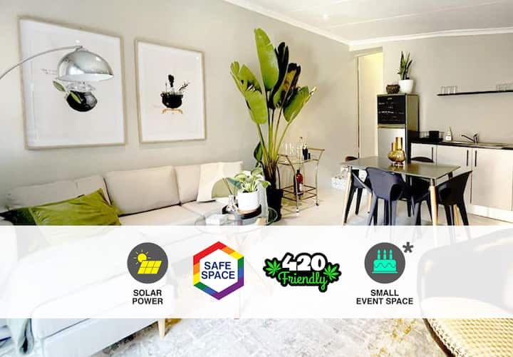 Melville Garden Cottage With Workspace & Solar - Johannesburg