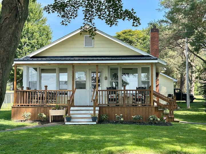 Hidden Lakefront Gem | Cozy Cottage Stay - Chautauqua, NY