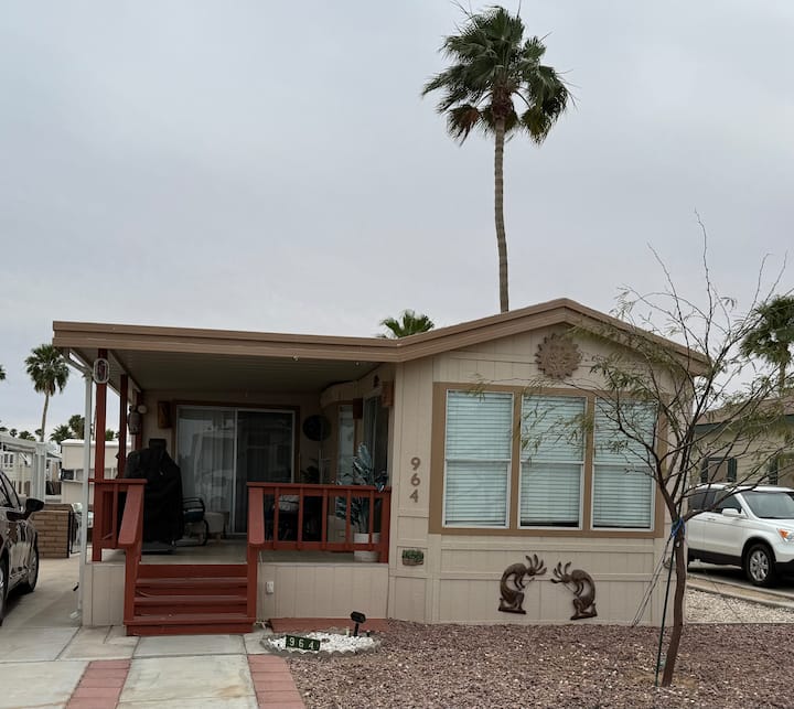Candi's 2 Bedroom Country Roads Lot 964. 55+ - Yuma, AZ